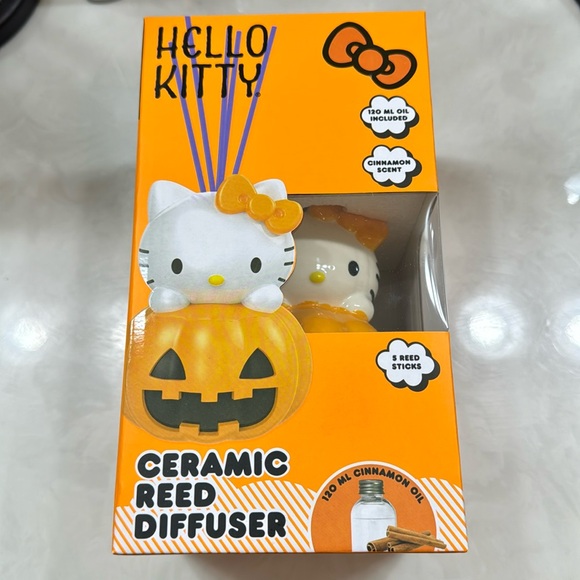 Hello Kitty | Holiday | Hello Kitty In Jack O Lantern Halloween Pumpkin ...